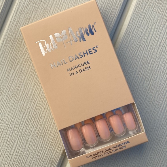 Red Aspen | Makeup | Red Aspen One In A Milly Medium Length | Poshmark